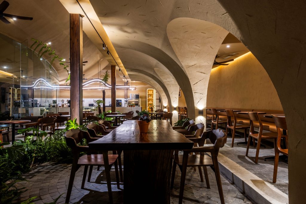 Phê La Đà Nẵng - 6717 Studio