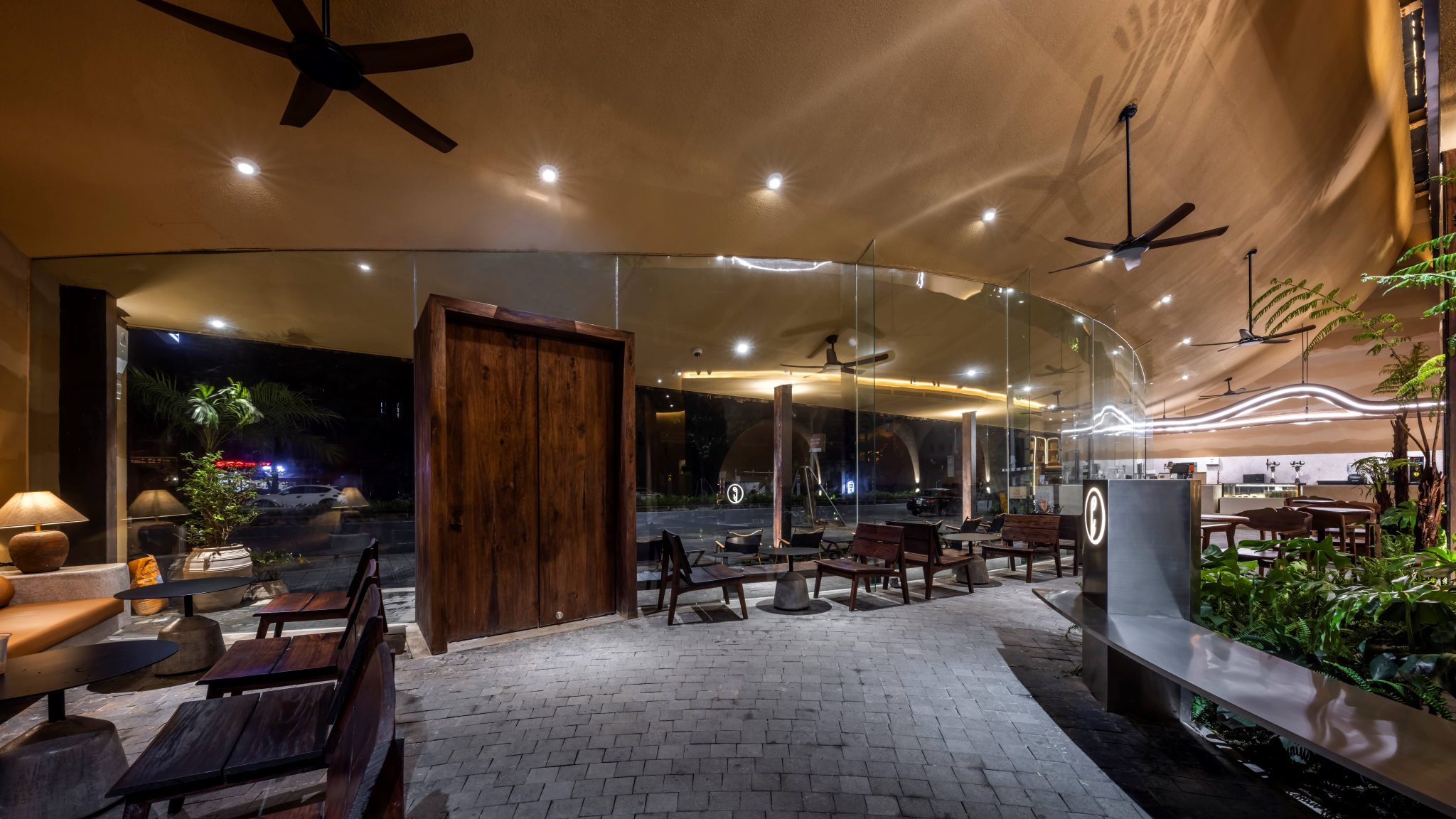 Phê La Đà Nẵng - 6717 Studio